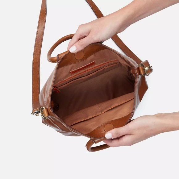 Bags | Nwt New Hobo Sheila Bucket Bucket Bag Truffle Leather Retired ...